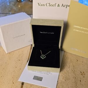 Van Cleef & Arpels | Jewelry | Van Cleef Arpels Green Clover Necklace ...